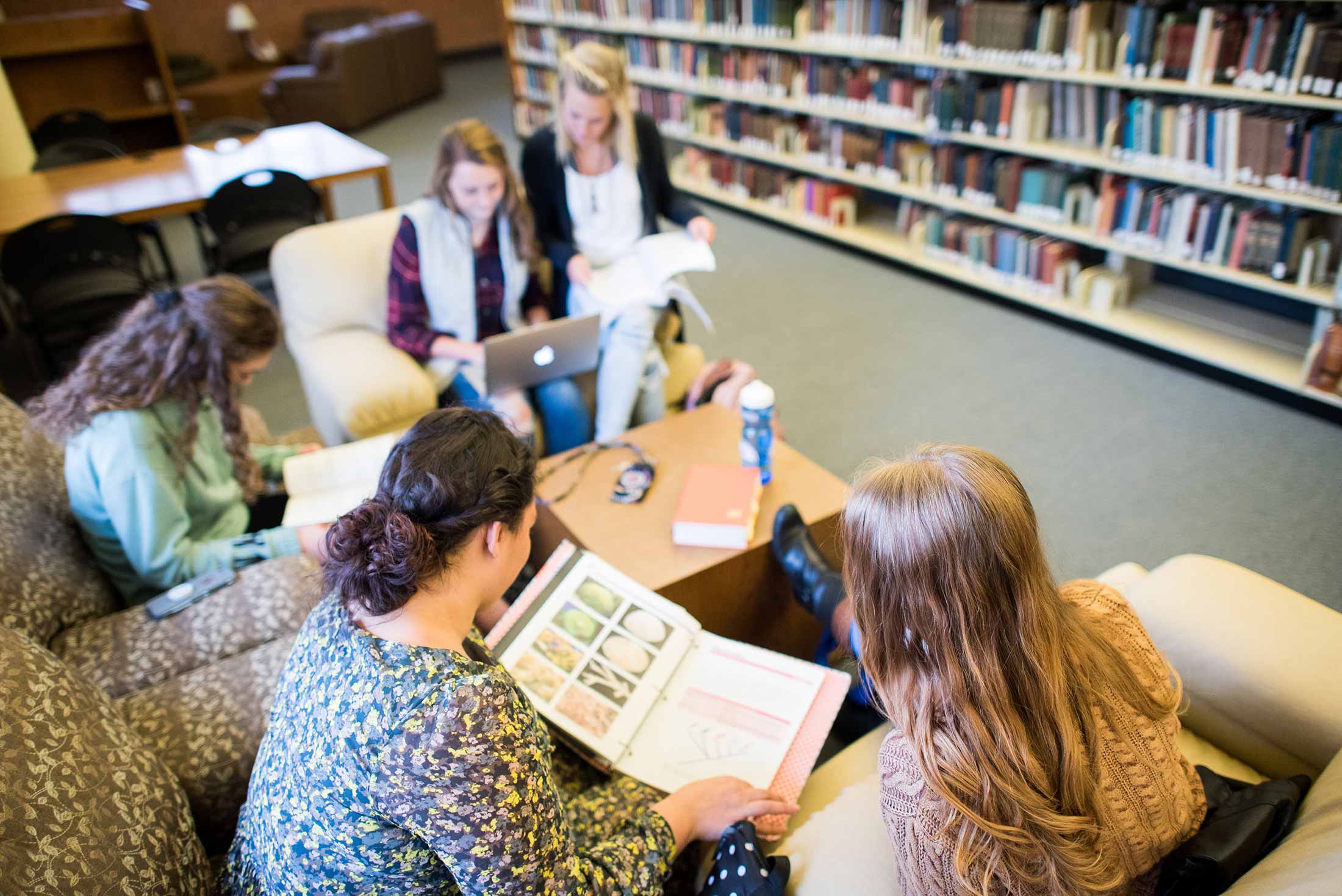 Schewe Library | Illinois College