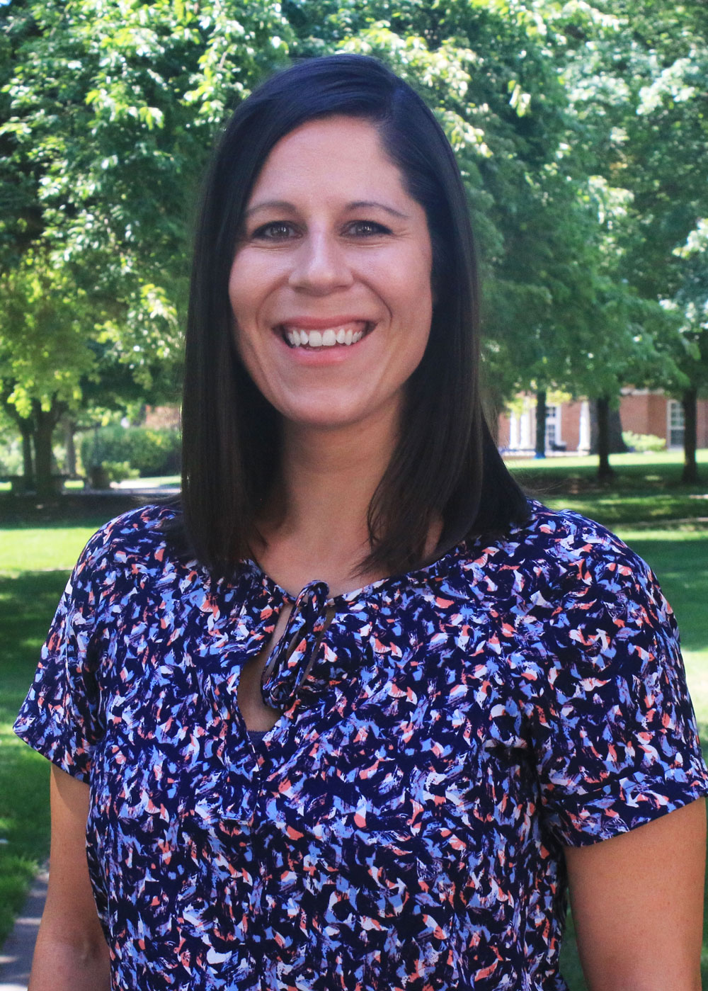 Valuck, Angela | Illinois College