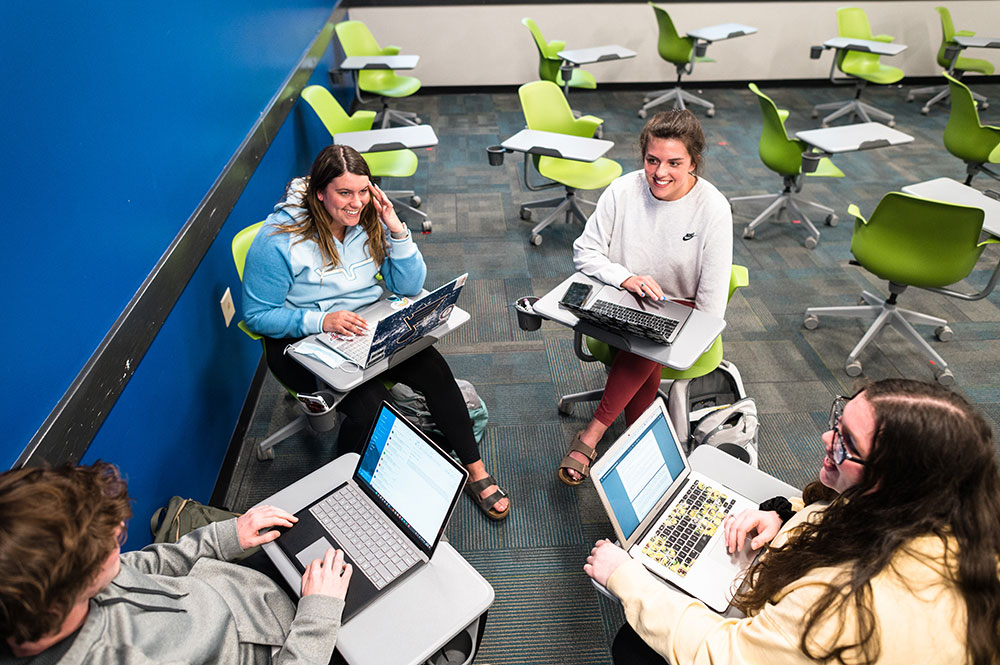 IC announces new communication major | Illinois College