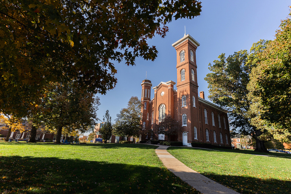 Illinois College mourns the death of June Mundinger | Illinois College