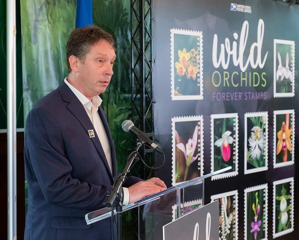 IC orchid expert promotes conservation at national event | Illinois College