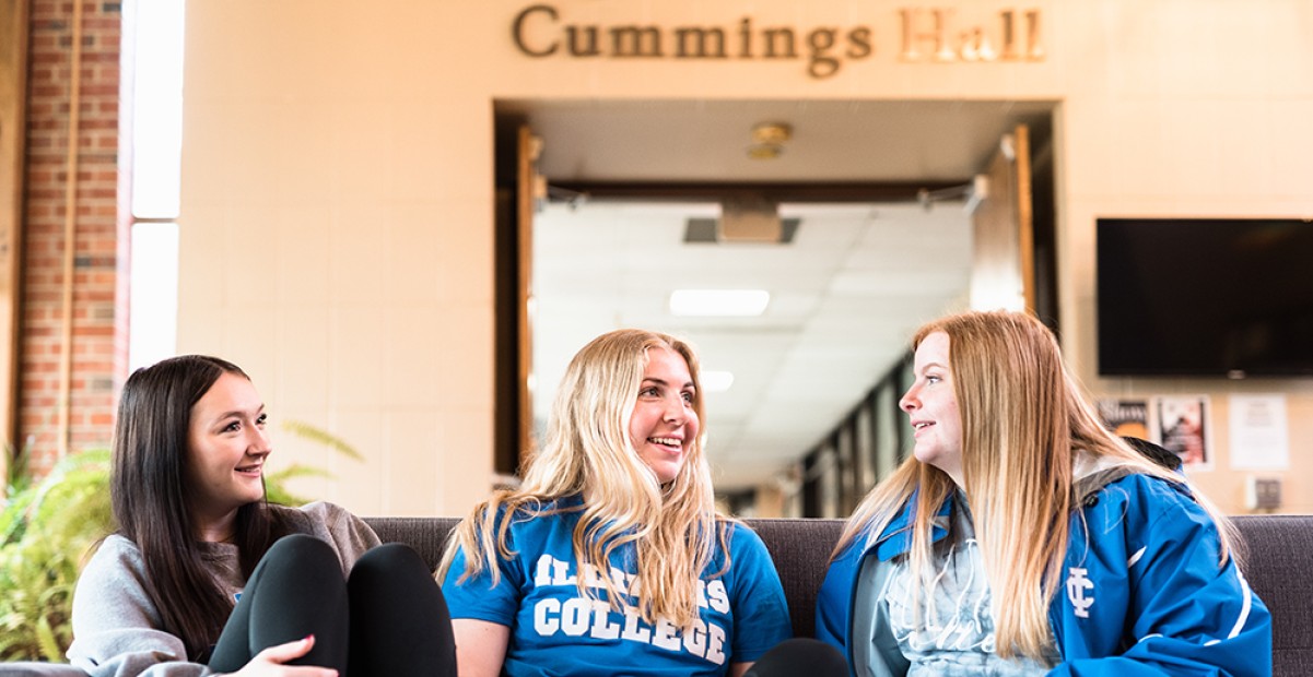Gifts from Alumni | Illinois College