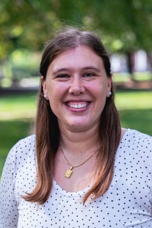 Dober, Amanda | Illinois College